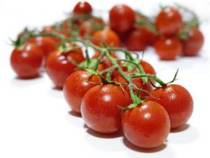 5 Sweetest Tomatoes to Grow at Home - Sumo Gardener
