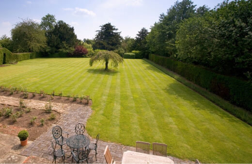 How To Make Lawn Stripes – Our Complete Guide - Sumo Gardener