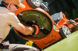 Mulching Blades vs Regular Blades: Which is Best to Use?